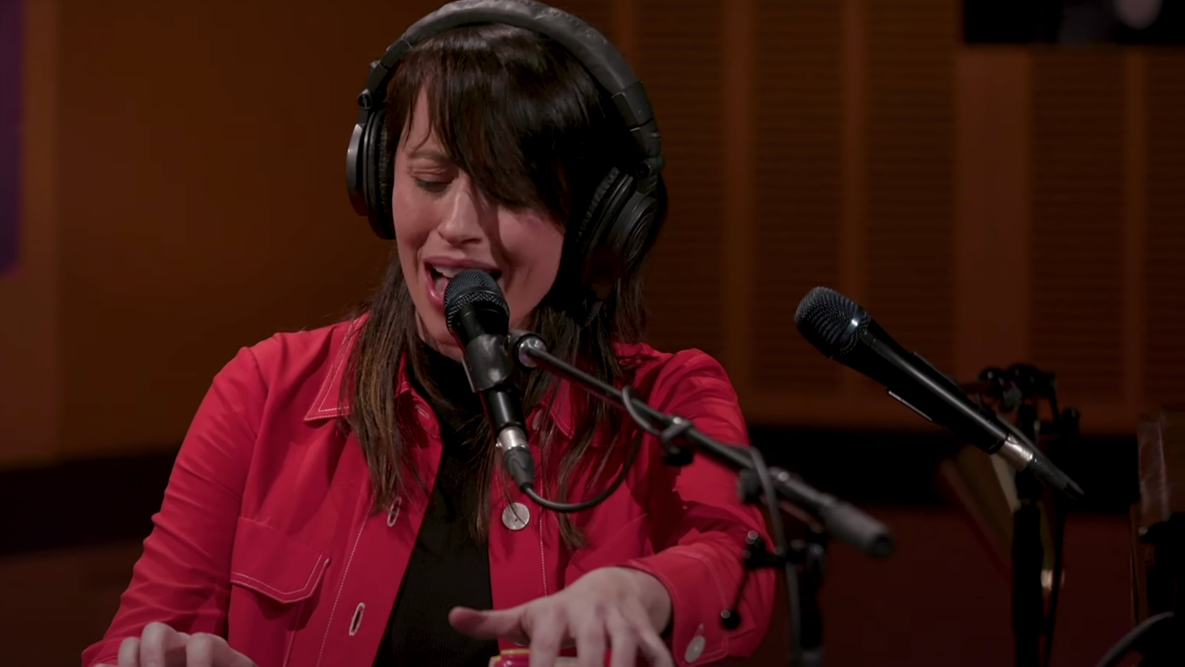 Watch Gordi Absolutely Smash Miley Cyrus' 'Wrecking Ball' For Triple J ...