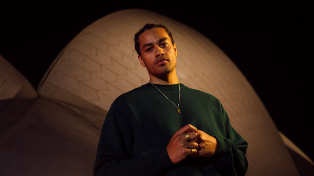 Watch Ziggy Ramo's Powerful Opera House Performance - Music Feeds