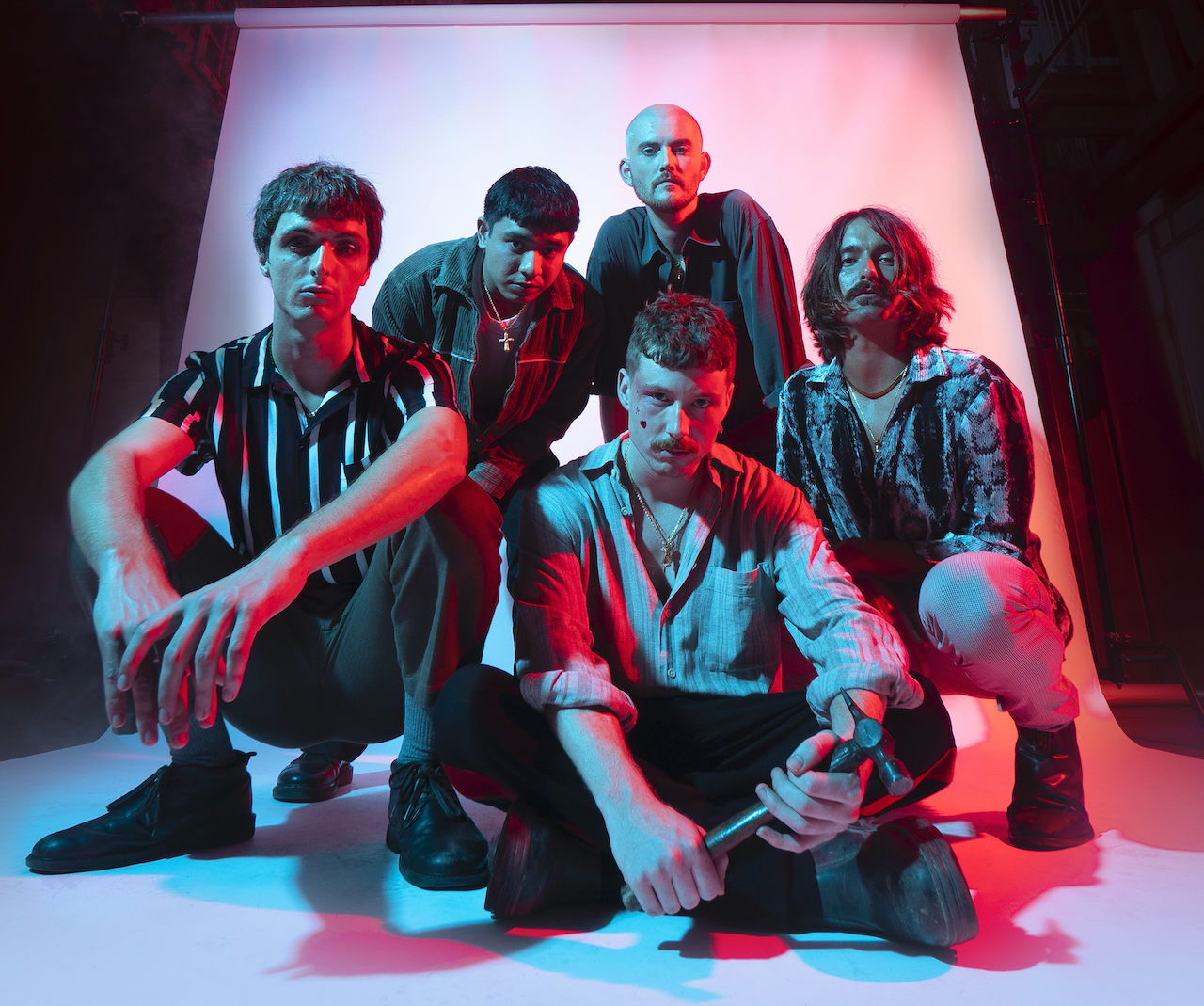 PREMIERE: Listen To The Jensens' Buzzy New Single 'Paper Walls'