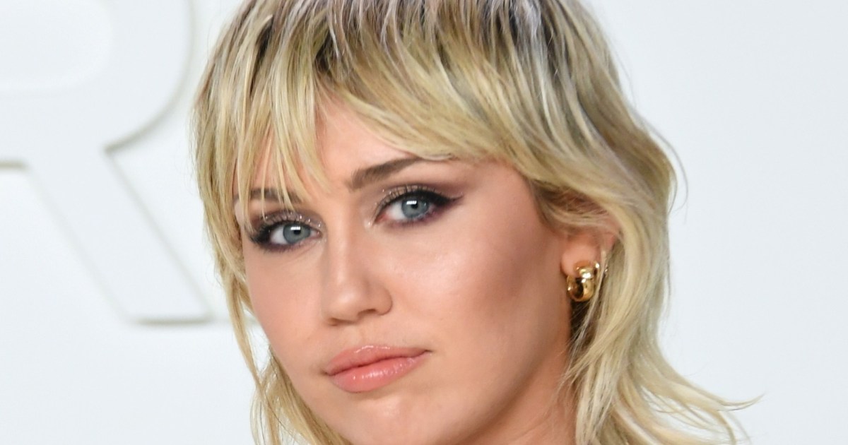 Miley Cyrus Celebrates The 10-Year Anniversary Of Her Infamous Bong ...