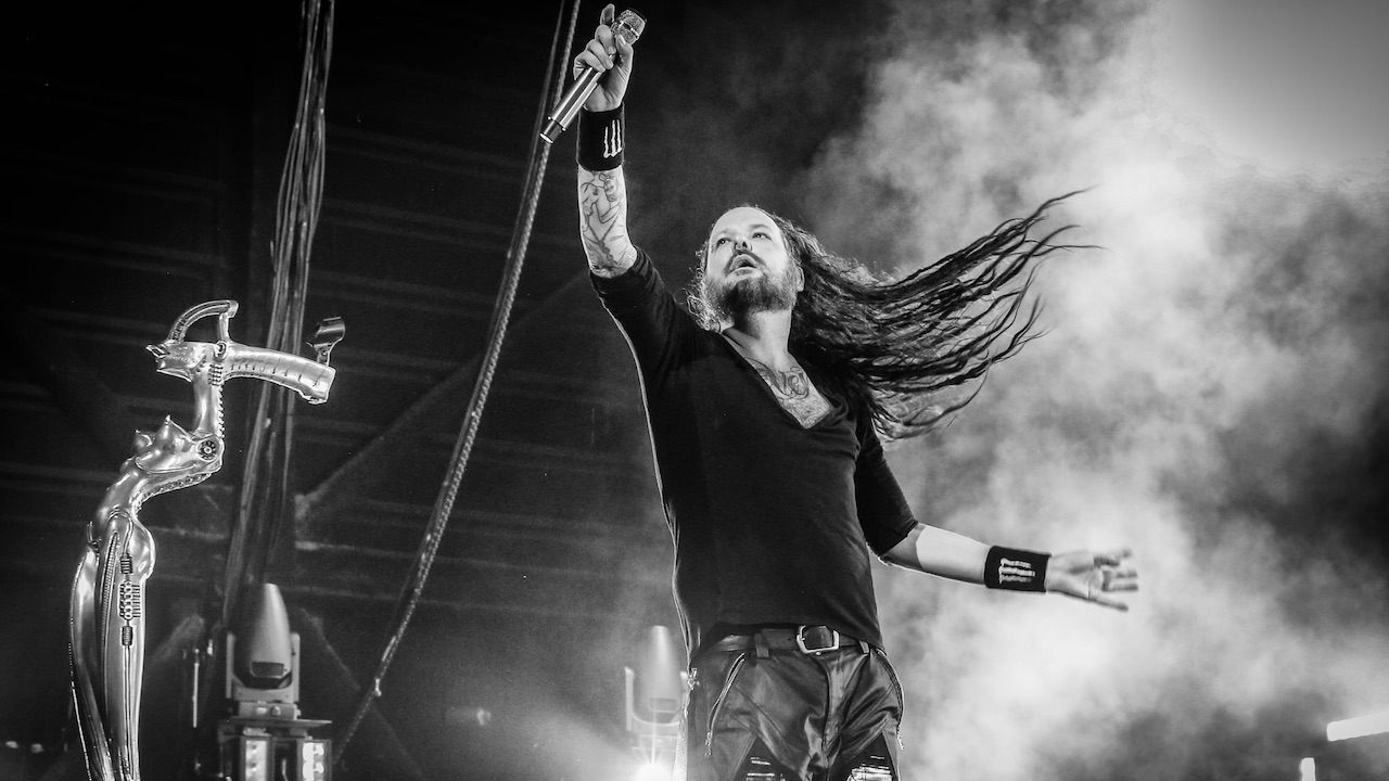 Korn Frontman Says Miley Cyrus Is A US Government Tool - Music Feeds