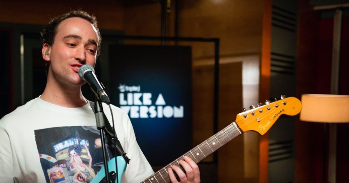 Watch Wave Racer Deliver Delightful The 1975 Cover For Triple J Like A ...
