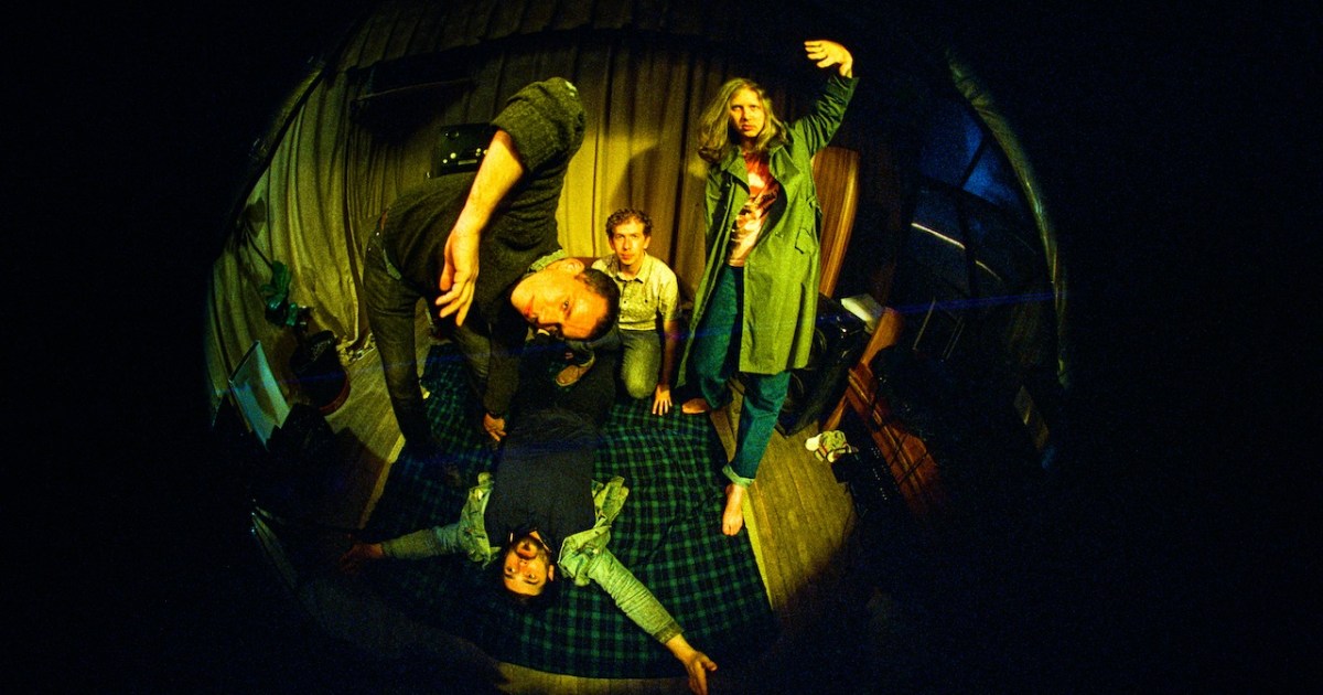 Parquet Courts Release New Single 'Homo Sapien' Ahead Of Live Stream