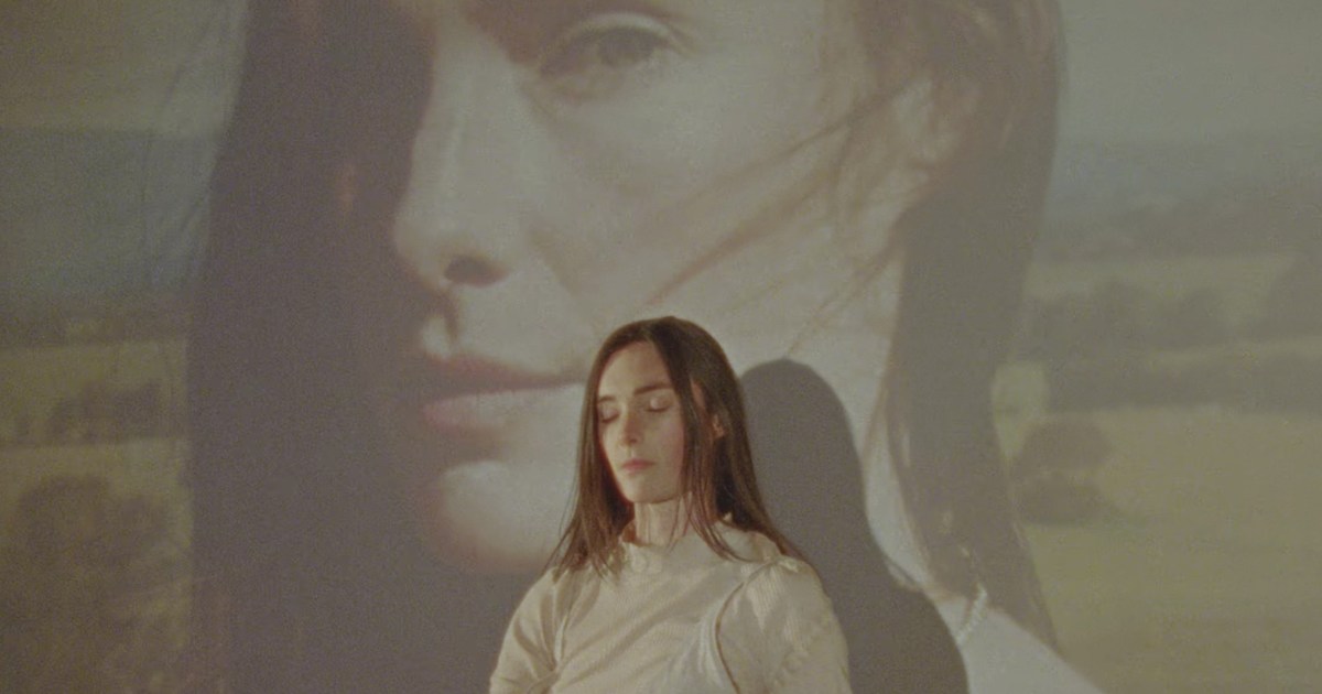 PREMIERE: Watch The Video For Lisa Mitchell's New Song 'I Believe In ...