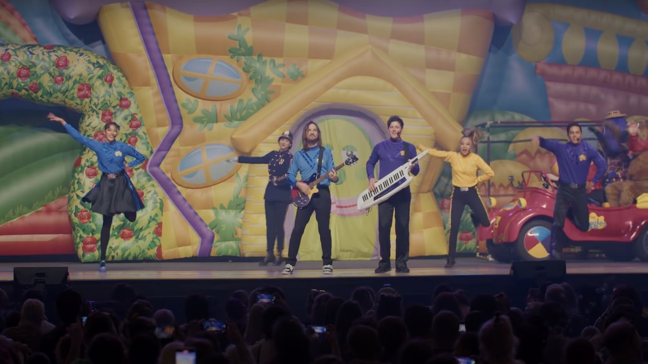 Kevin Parker Joins The Wiggles On-Stage For 'Elephant' & 'Hot Potato'