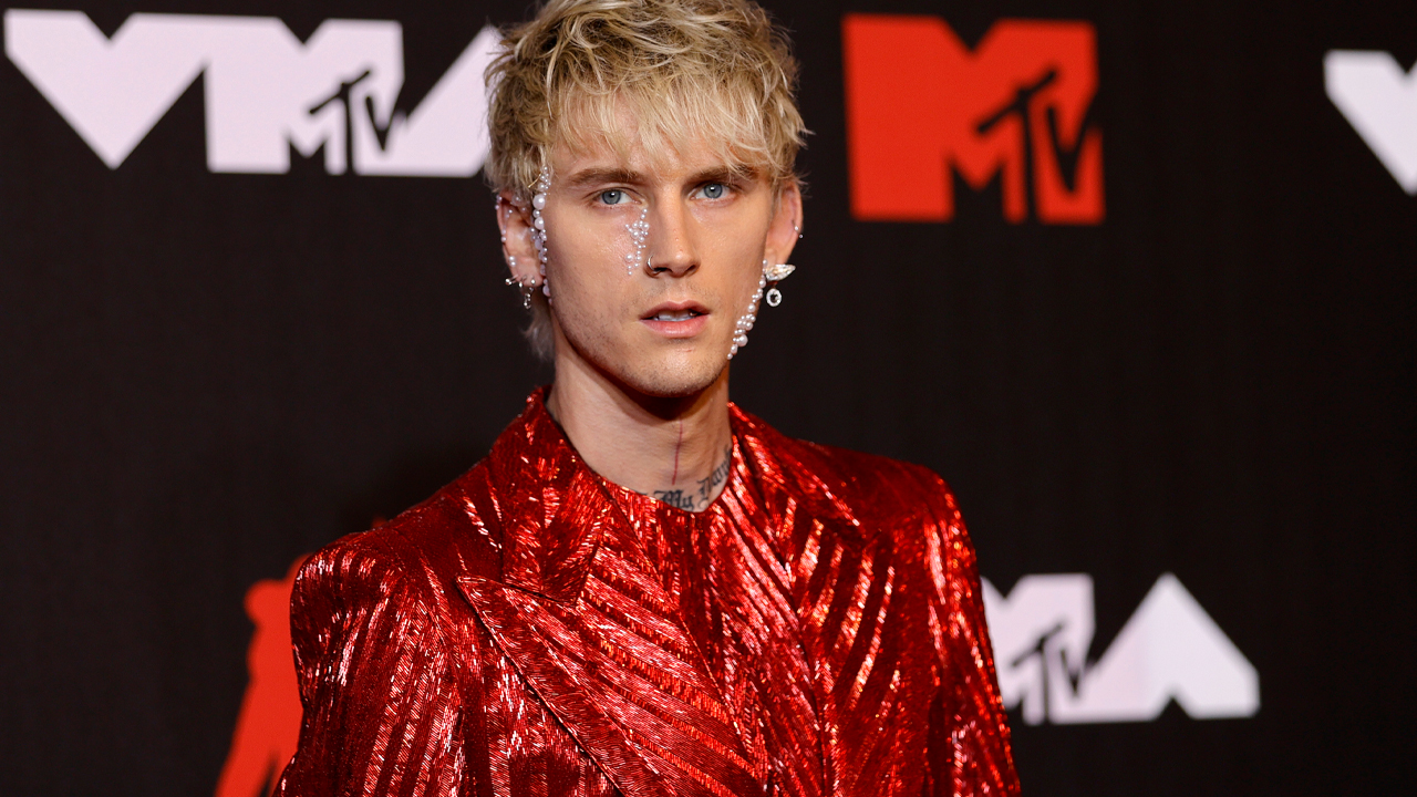 You Can Now Play As Machine Gun Kelly In 'WWE 2K22'