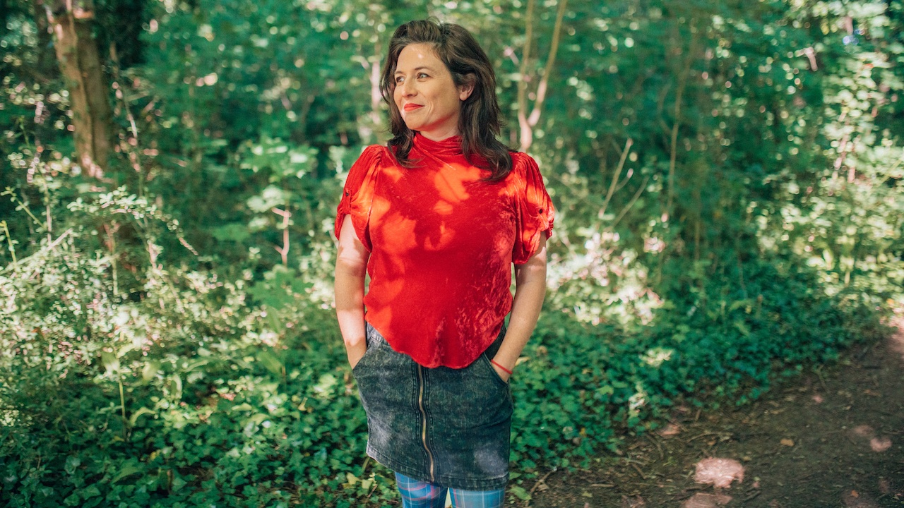 PREMIERE: Elana Stone Gives a Nod to David Byrne on 'Oregon'