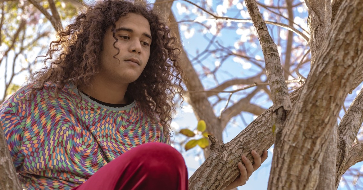 WATCH: Jelly Oshen Finds Solace in Nature in 'Labyrinth' Music Video