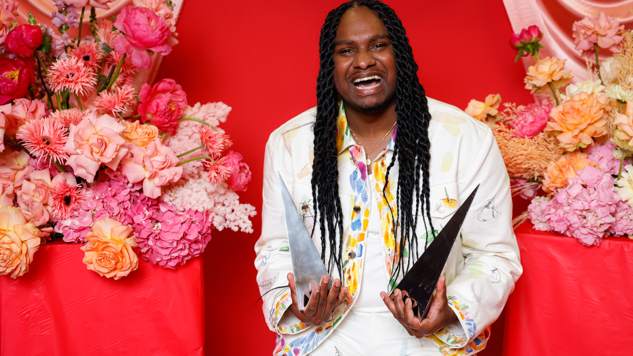 Watch Baker Boy And JessB Dance Through The National Gallery of ...