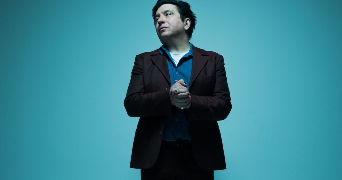 PREMIERE: Rich Webb Guides Us Through His New Album 'RIGHT!'