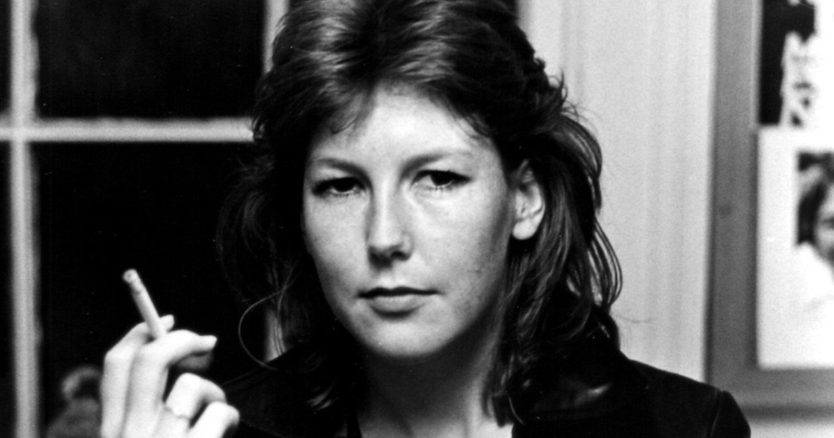 Minimal Wave Hero Karen Marks Announces Debut Live Show