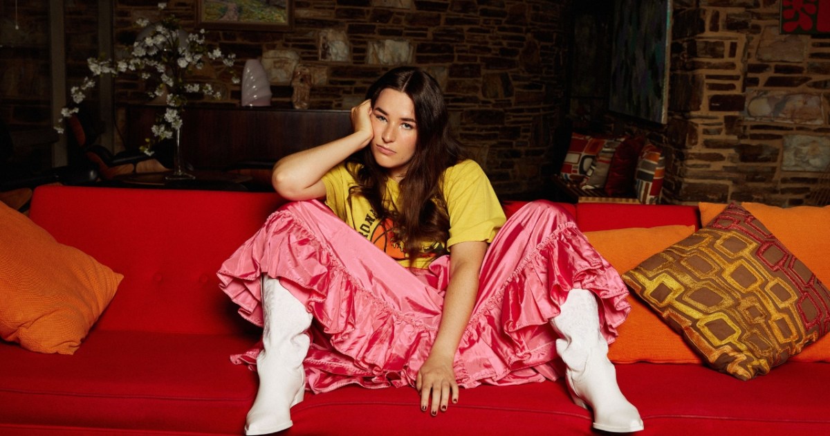 Mia Wray Releases Debut EP 'Stay Awake' - Music Feeds