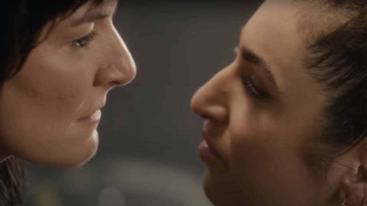 Jen Cloher Announces Tour, Shares Raunchy Music Video