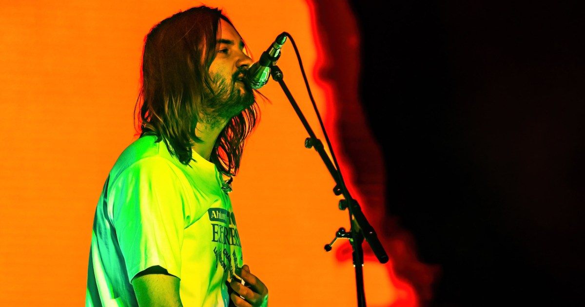 Tame Impala's Kevin Parker Performs in Mexico With Fractured Hip