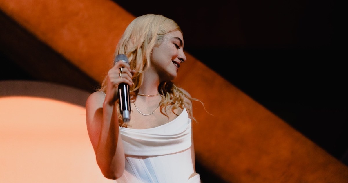 Lorde Review – Pop Star Illuminates Her Multitudes in Sydney
