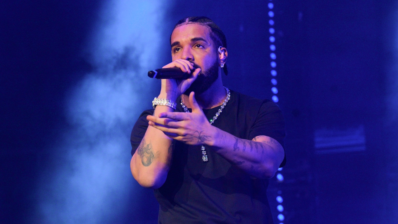 Fake Drake Challenges the Real Drake to a Boxing Match