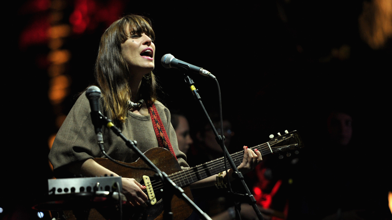 Andy Bull Talks New Album, Art, And Plastered Audiences - Music Feeds