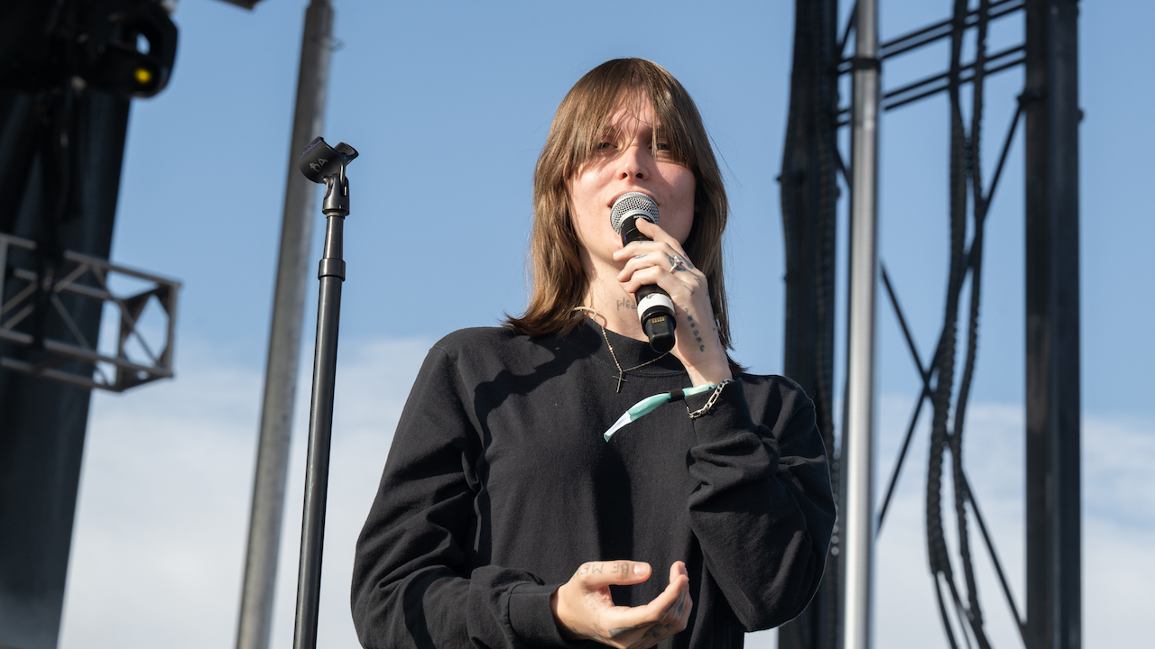Ethel Cain Collapses at Sydney Opera House Concert, Performs Show the ...