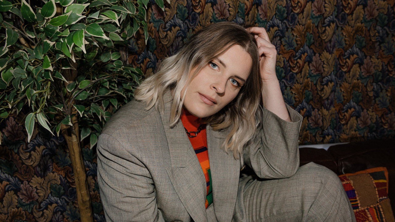 Alice Ivy Announces New Album, Shares New Single