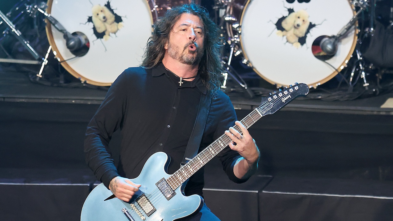 Dave Grohl Uses 'No Cursing' Sign to Avoid Swearing in Abu Dhabi