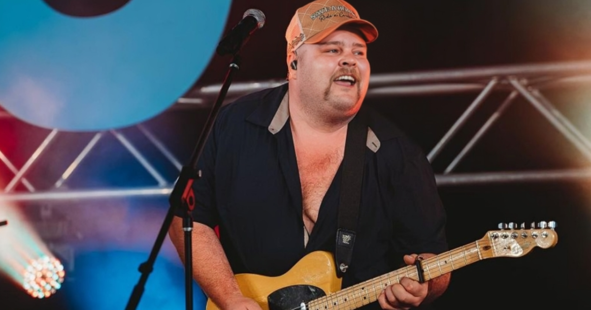 Brad Cox Announces 'Yarns & Yodels' 2024 Australian Tour - Music Feeds