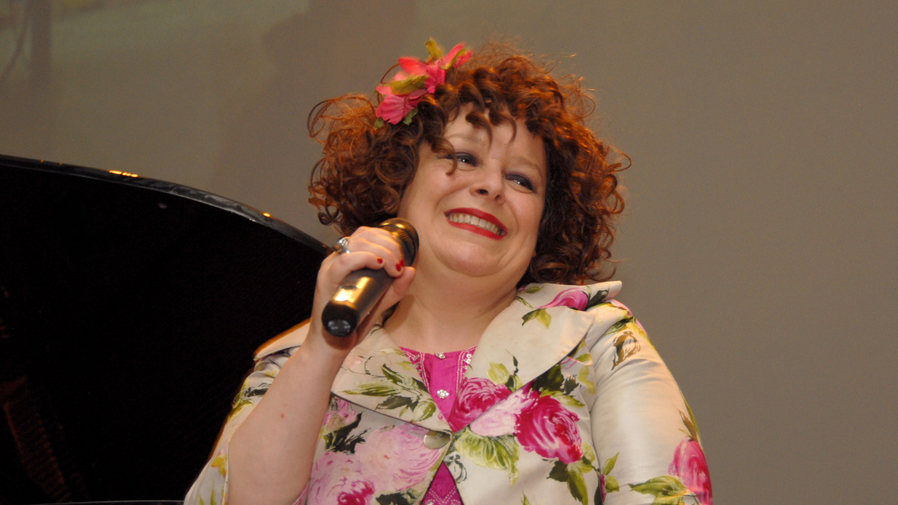 Angela McCluskey, Singer Of Rock Band Wild Colonials, Dies At 64 ...