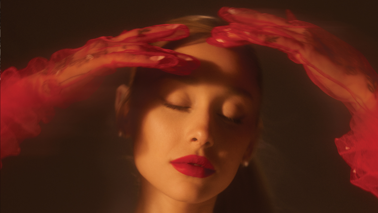 Ariana Grande Releases New Deluxe Version Album of 'eternal sunshine ...