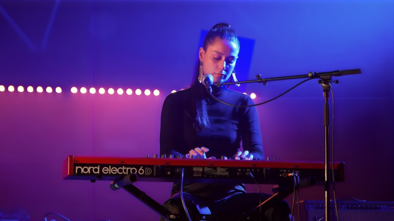 Grace Cummings Announces 2024 Australian Tour - Music Feeds