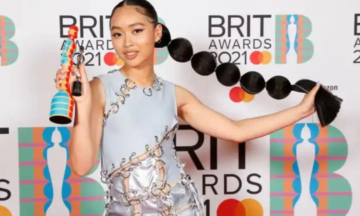 Griff Announces 2024 Australian Tour - Music Feeds