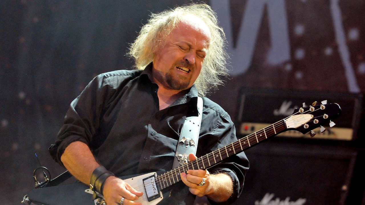 Bill Bailey Announces 2024 'Thoughtifier' Australian Tour - Music Feeds