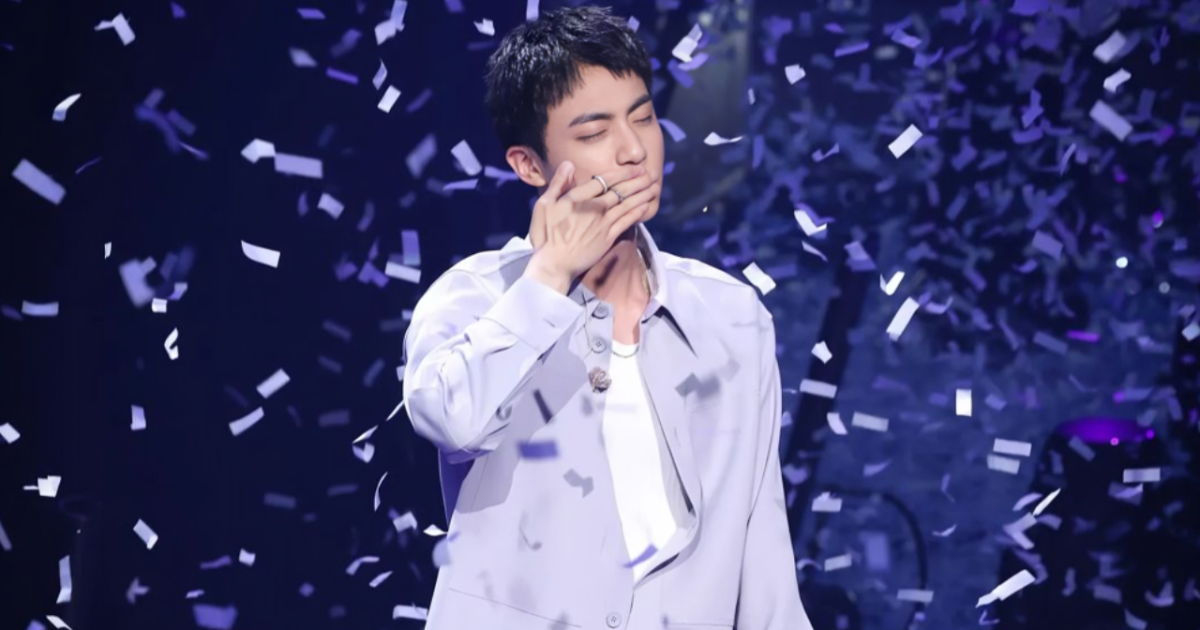 BTS' Jin Returns From Military Service And Hugs 1,000 Fans - Music Feeds