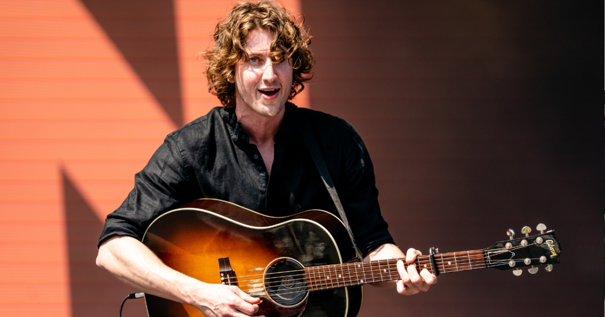 Dean Lewis Announces 2024 Australian Tour - Music Feeds
