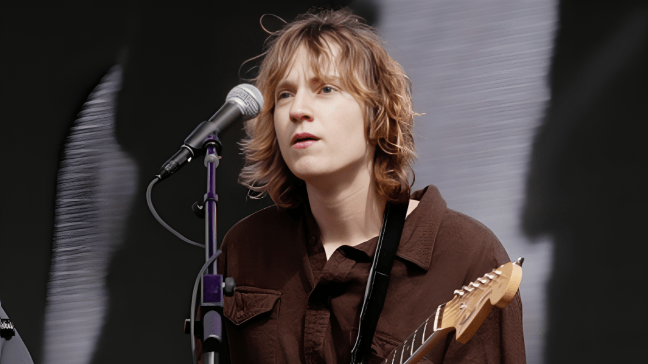 Mk.gee Announces 2024 Australian Tour - Music Feeds