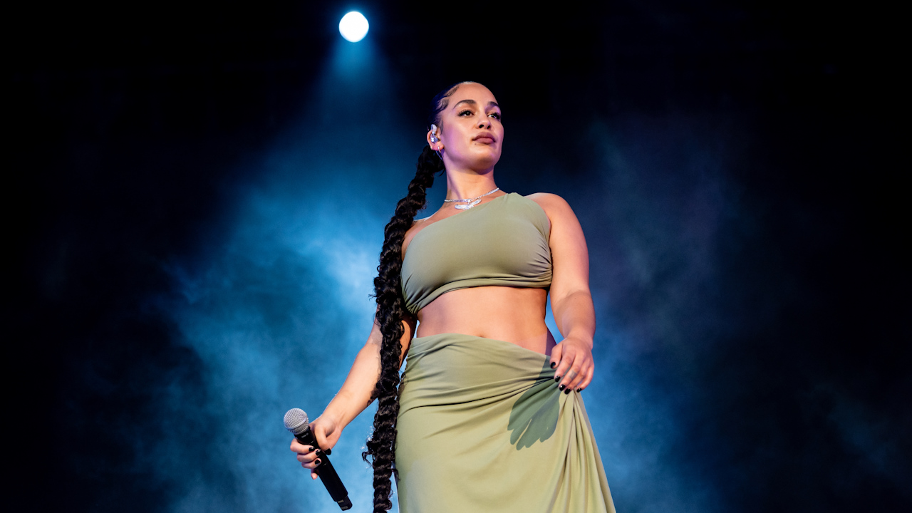 Jorja Smith Announces 2024 Australian Tour - Music Feeds