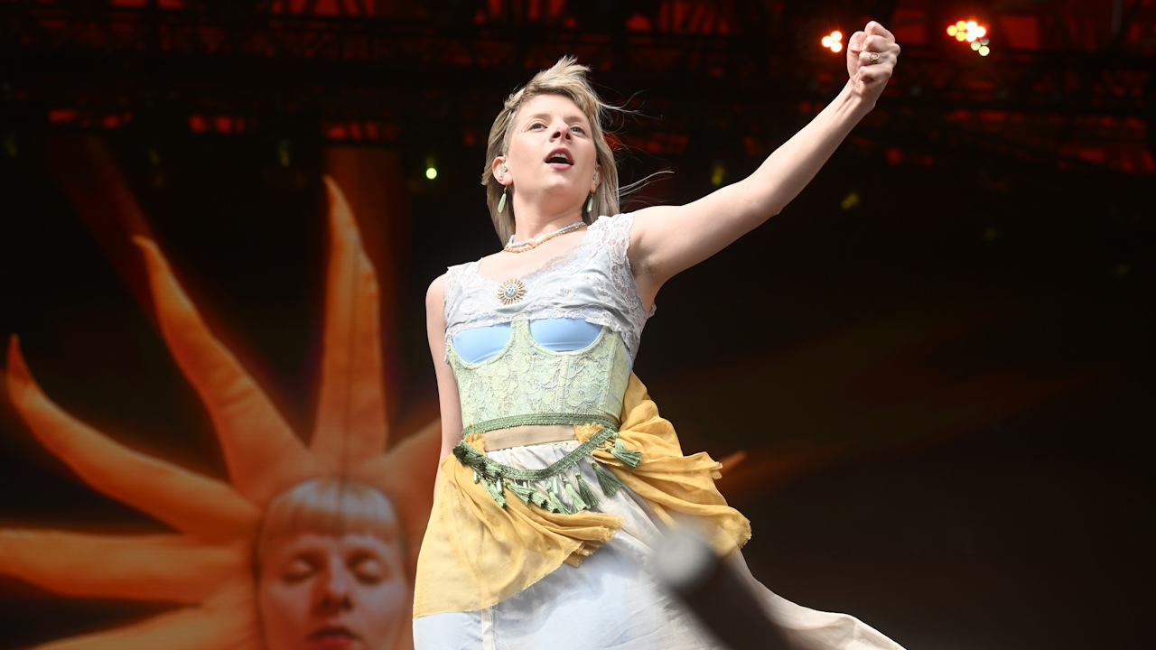 Aurora Announces 2025 Australian Tour - Music Feeds