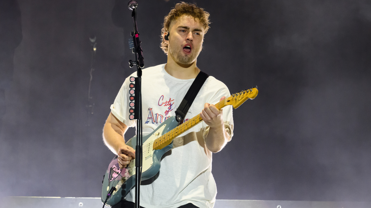 Sam Fender Debuts New Tracks at Devon Concert - Music Feeds