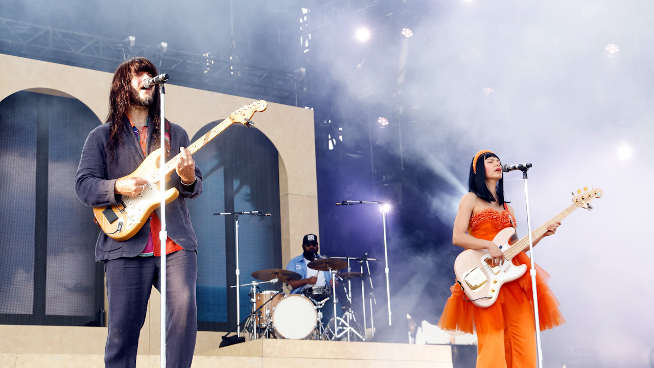 Khruangbin Announce 2025 Australian Tour - Music Feeds