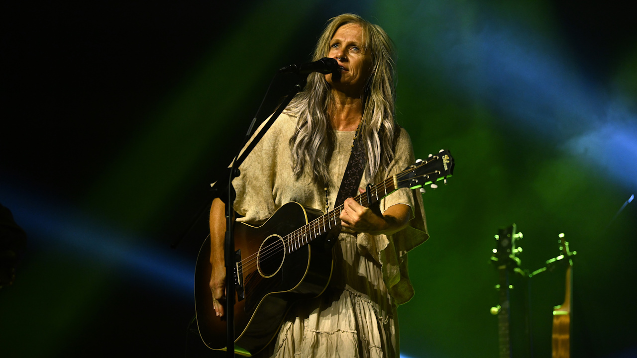 Kasey Chambers Announces Extensive 2025 Australian Tour - Music Feeds