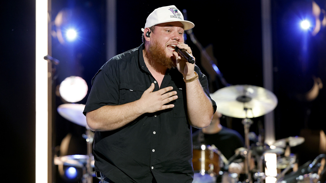 Luke Combs Announces 2025 Australian Stadium Tour - Music Feeds