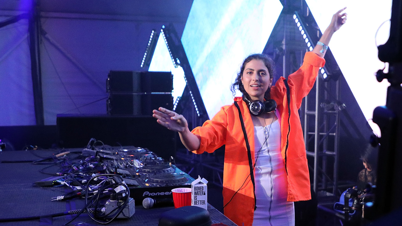 Anna Lunoe Announces Debut Album 'Pearl', Shares Title Track - Music Feeds