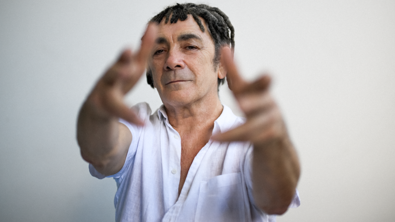Dragon Frontman Mark Williams Unveils 50th Anniversary Show