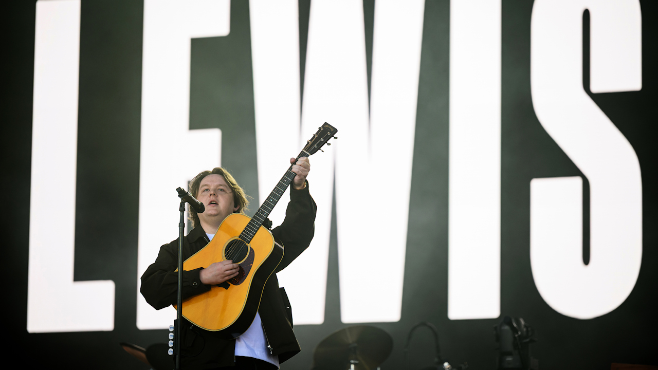 Lewis Capaldi Announces 2025 Australian Comeback Tour - Music Feeds