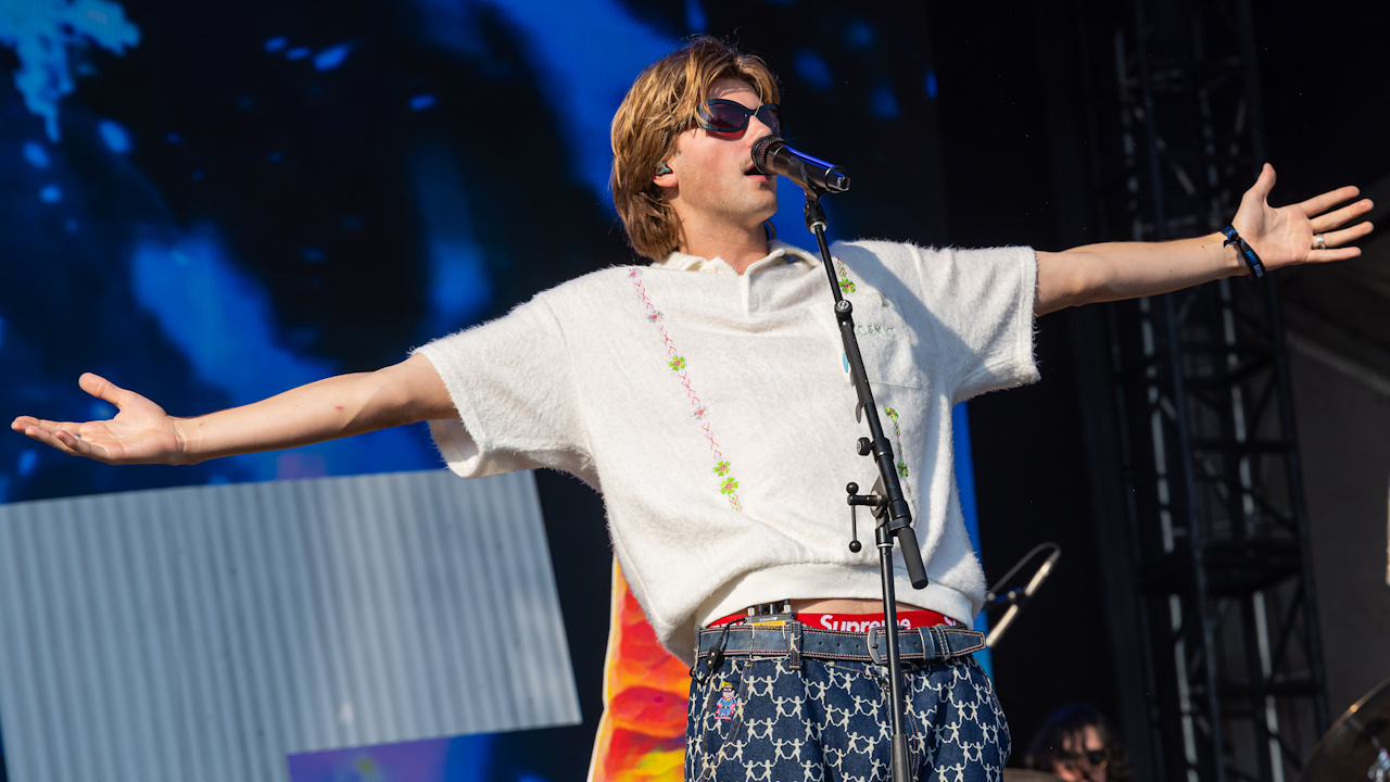 Ruel Announces Second Studio Album 'Kicking My Feet' - Music Feeds