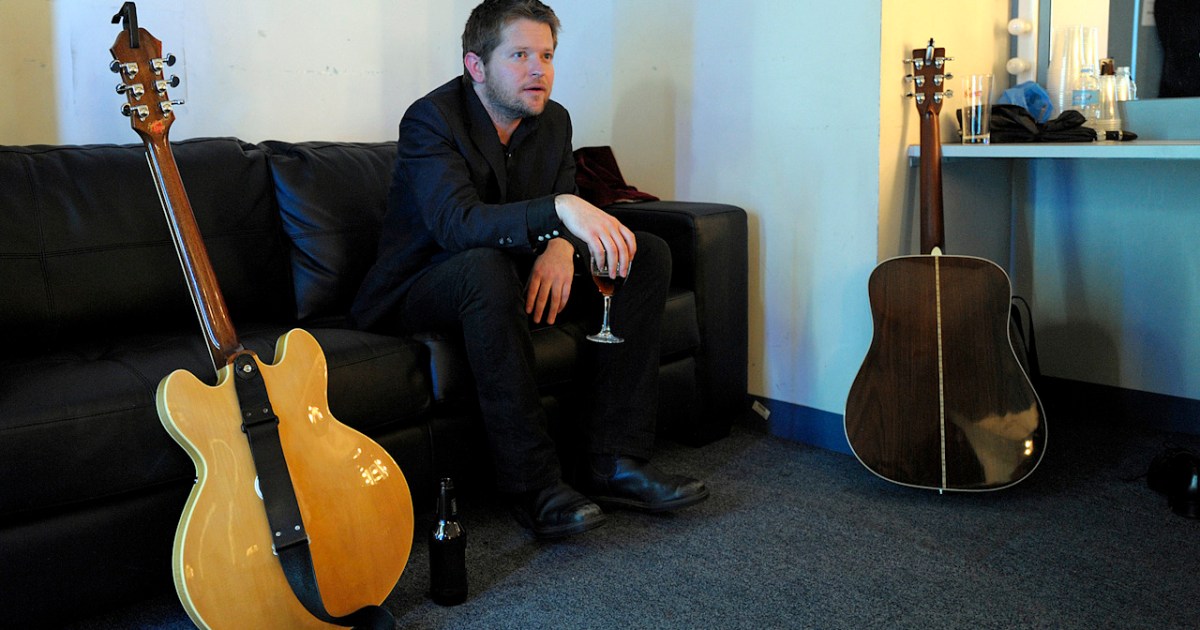 Augie March's Glenn Richards Announces 2025 Solo Tour - Music Feeds