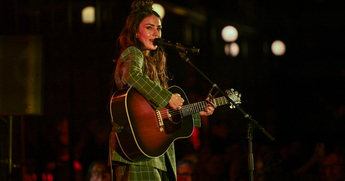 Amy Shark Adds Second Leg To 2025 Solo Acoustic Tour - Music Feeds