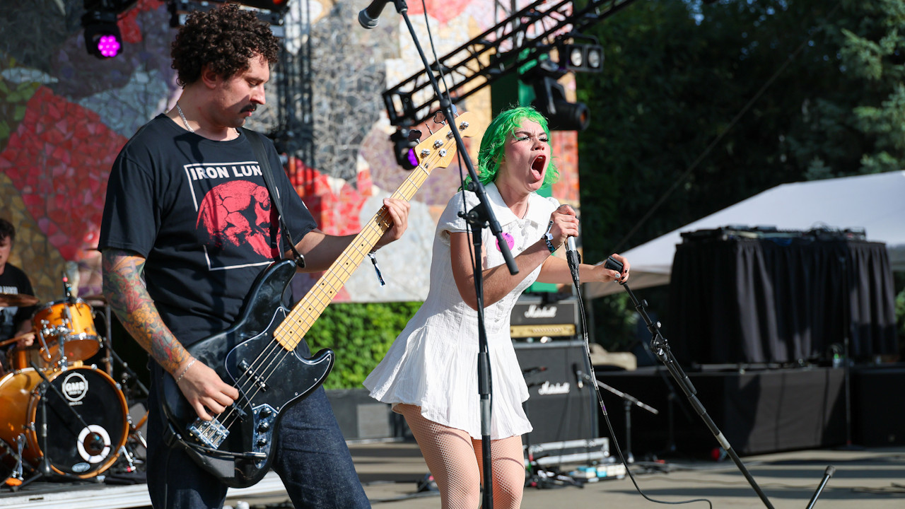 Scowl Announce Debut Headlining Australian Tour For Late 2025 - Music Feeds