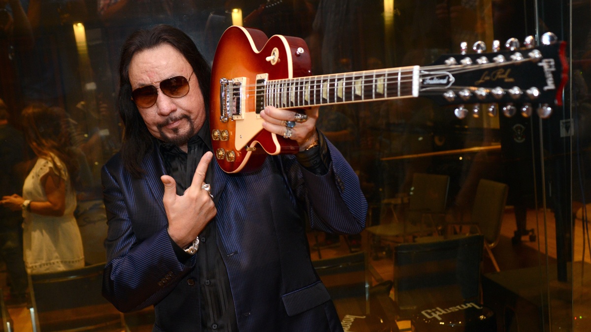 KISS Guitarist Ace Frehley's Cause of Death Revealed - Music Feeds