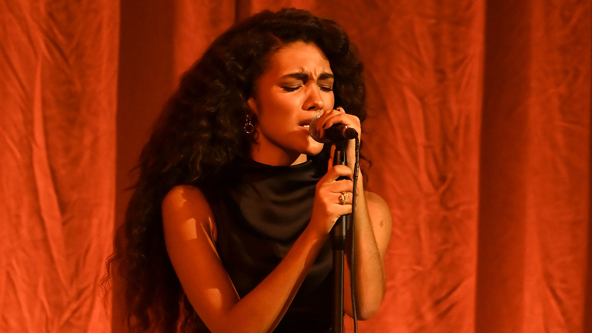 Olivia Dean The Art of Loving Tour Setlist - Music Feeds