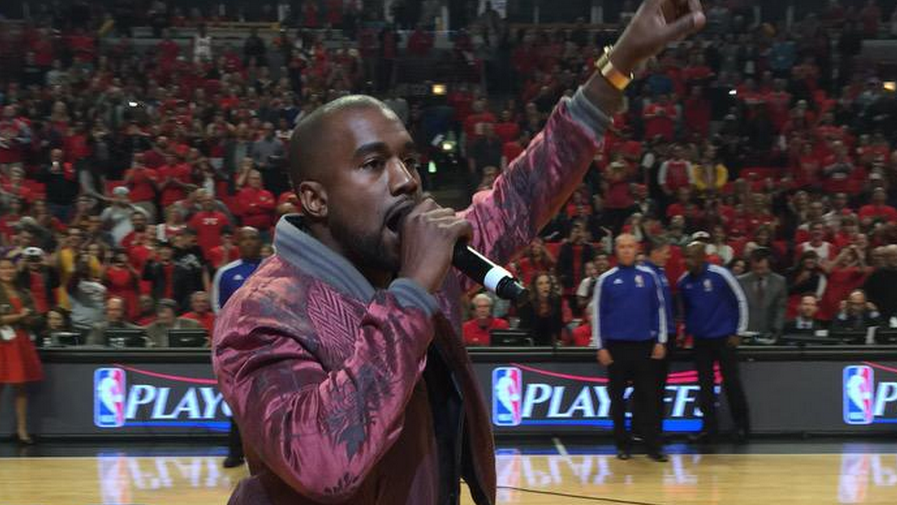 Watch Kanye West Fire Up A Chicago Bulls Crowd With An Impromptu Gig ...
