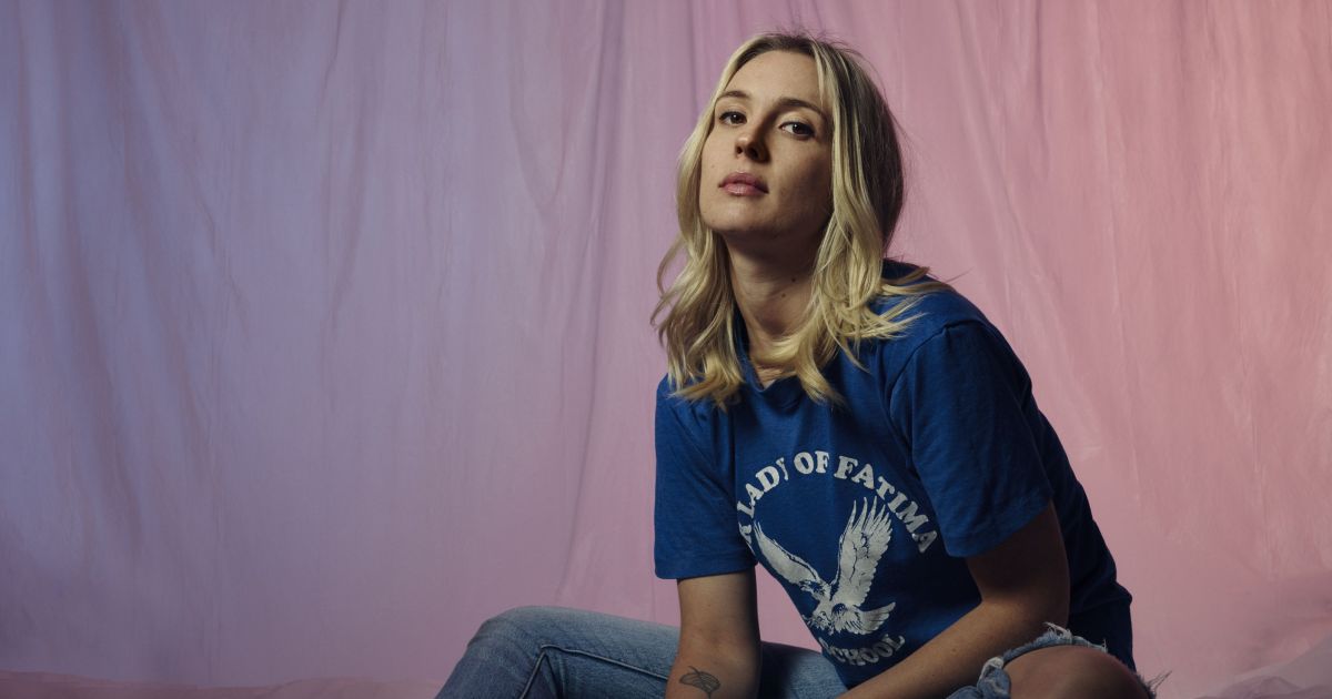 Ali Barter Returns With New Single 'Ur A Piece Of Shit' - Music Feeds